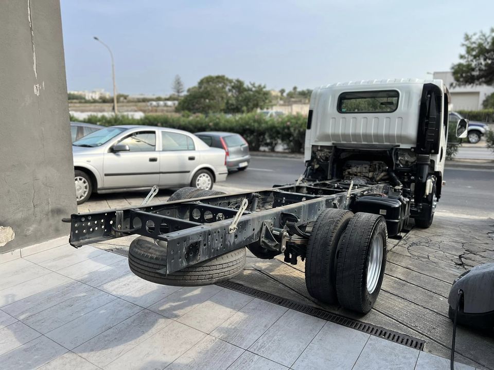 Isuzu Elf 6 Ton (Japan Import) - Ventur Auto Import