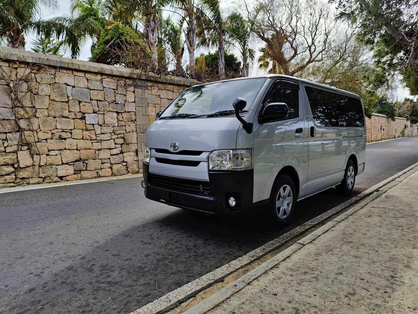 Toyota Hiace Japan Import - Ventur Auto Import