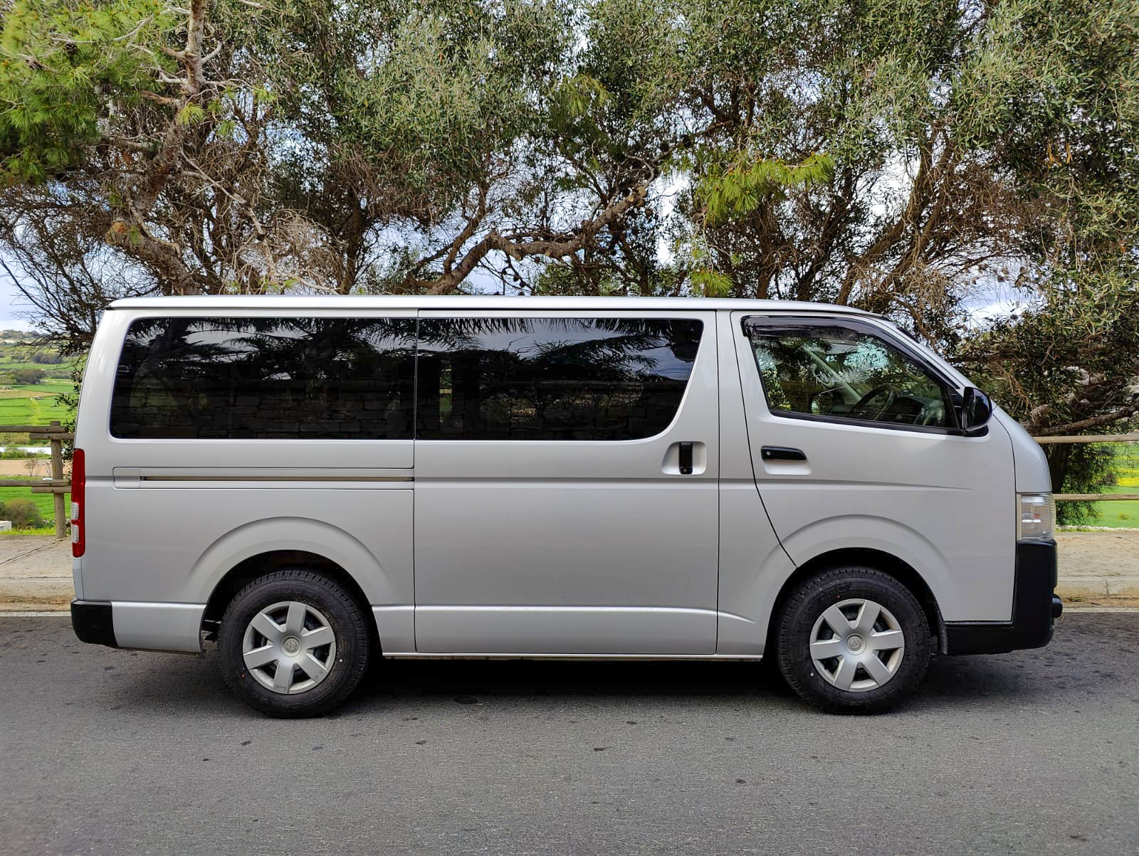 Toyota Hiace Japan Import - Ventur Auto Import