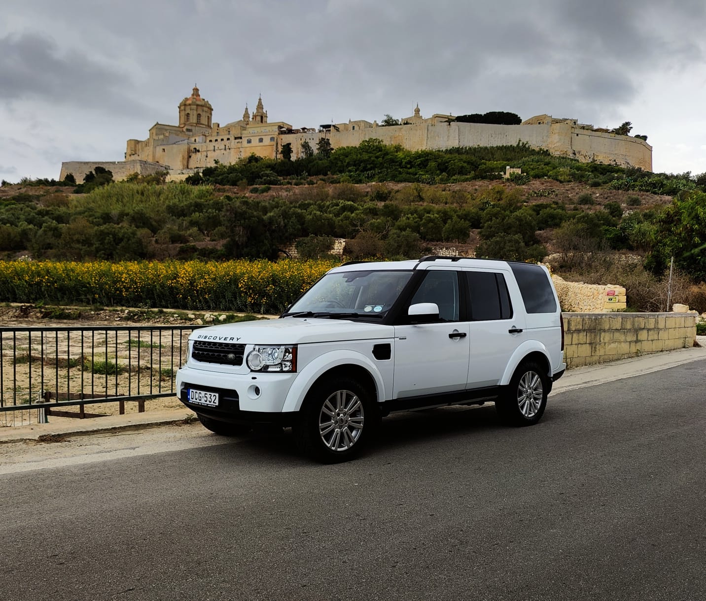Land Rover Discovery 4 3.0 TDV6 5 Seater Commercial - Ventur Auto Import