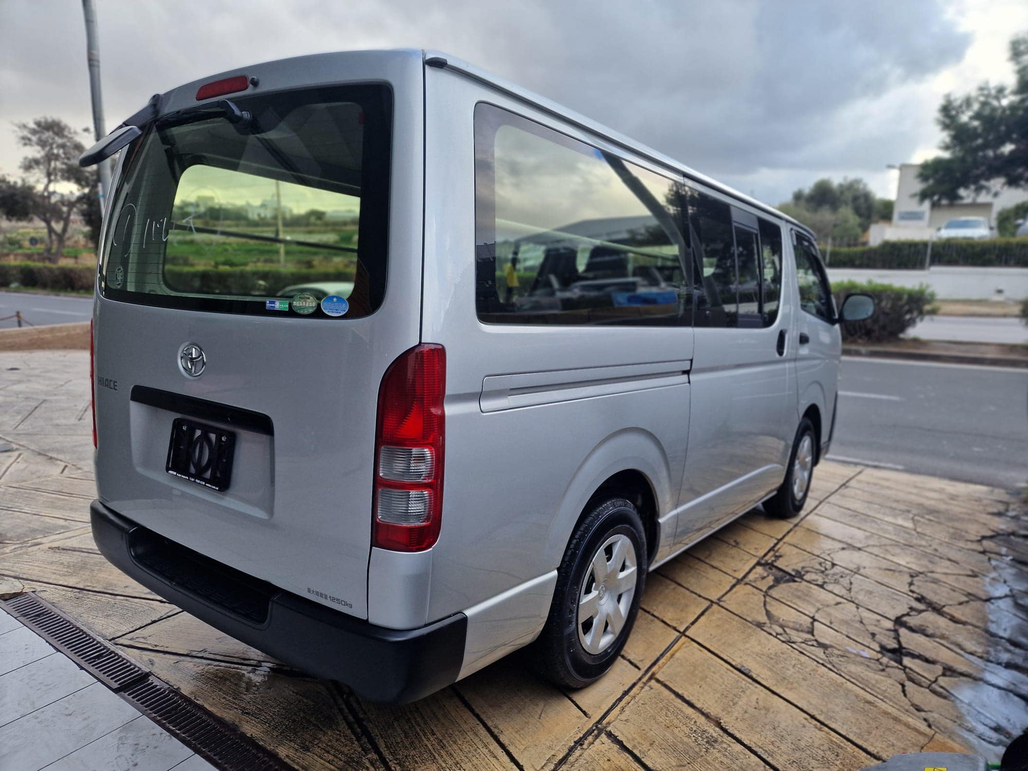 Toyota Hiace (Japan Import) - Ventur Auto Import