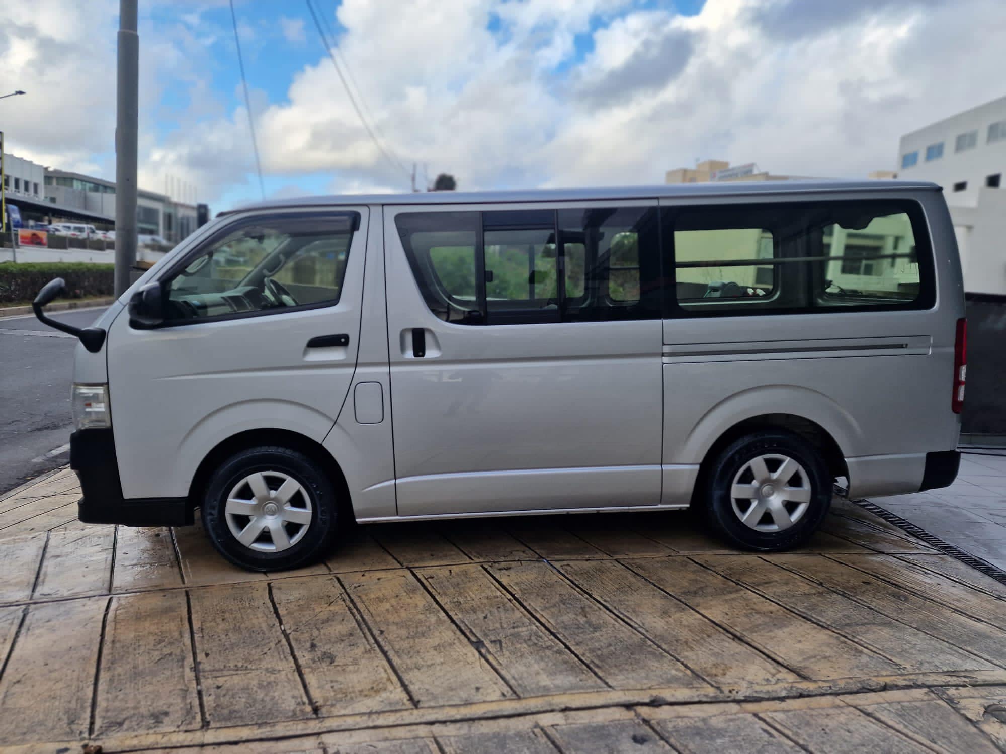 Toyota Hiace (Japan Import) - Ventur Auto Import