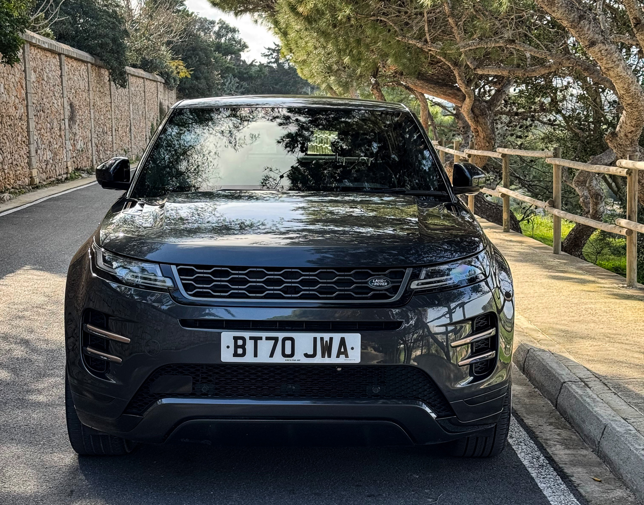 Land Rover Range Rover Evoque R Dynamic HSE P300e - Ventur Auto Import