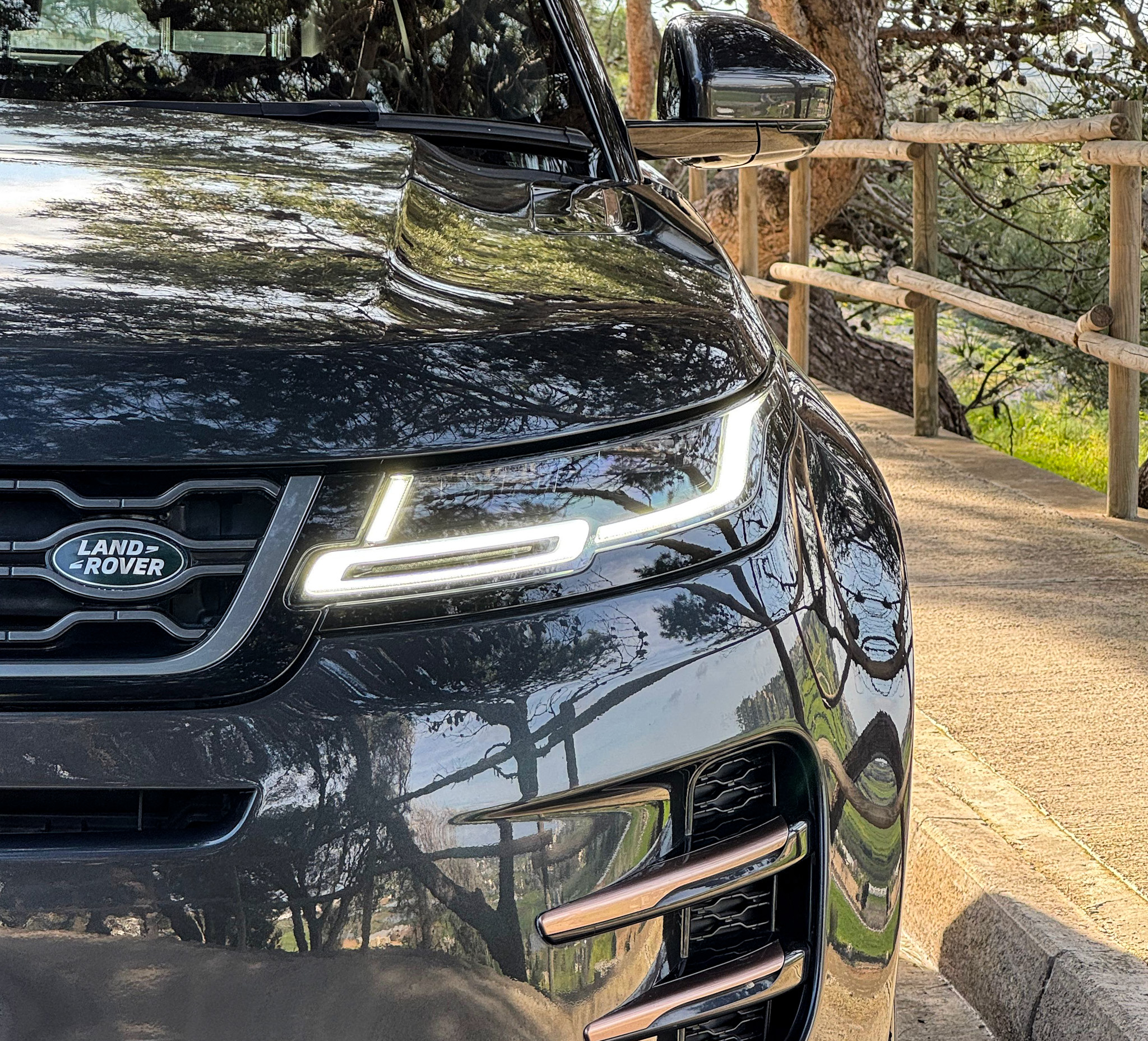 Land Rover Range Rover Evoque R Dynamic HSE P300e - Ventur Auto Import