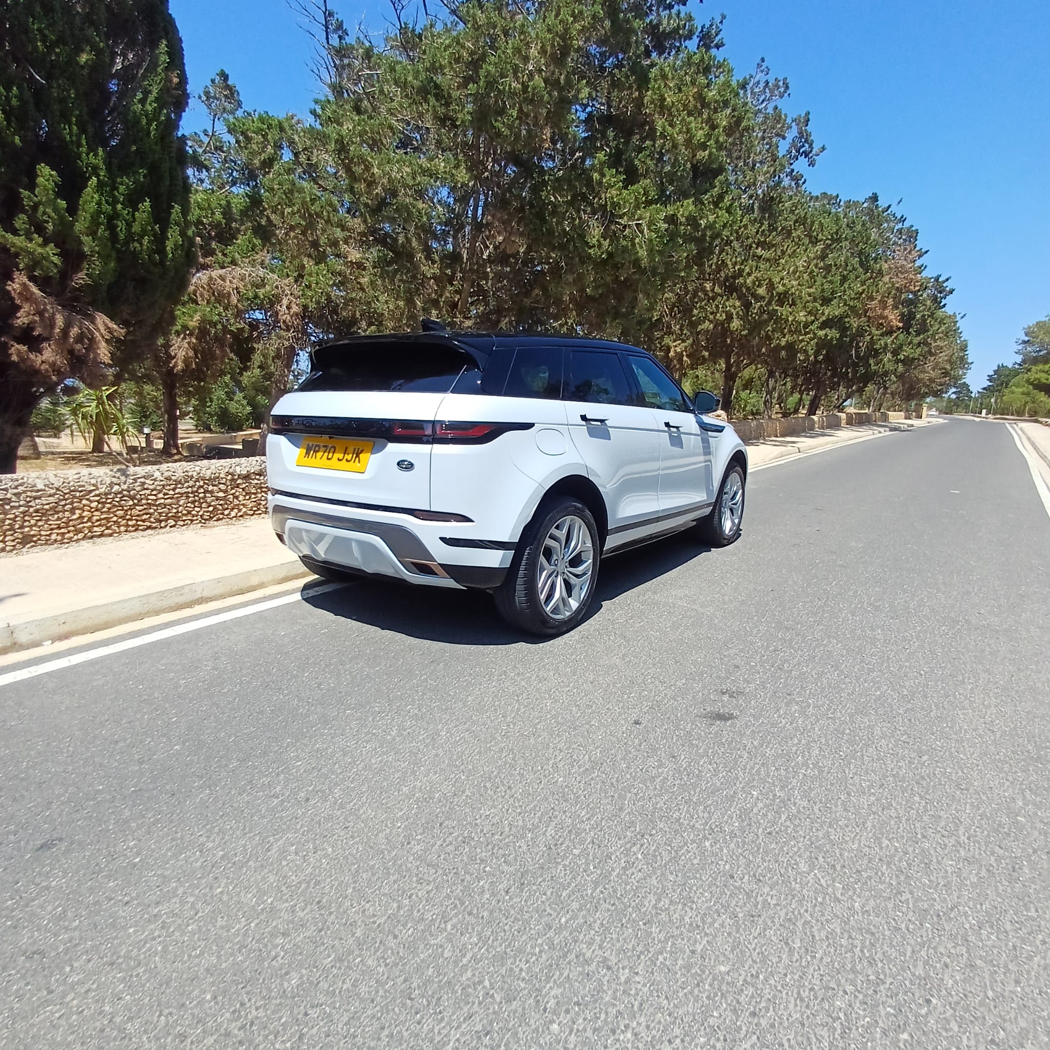 Land Rover Range Rover Evoque R-Dynamic HSE P300e - Ventur Auto Import
